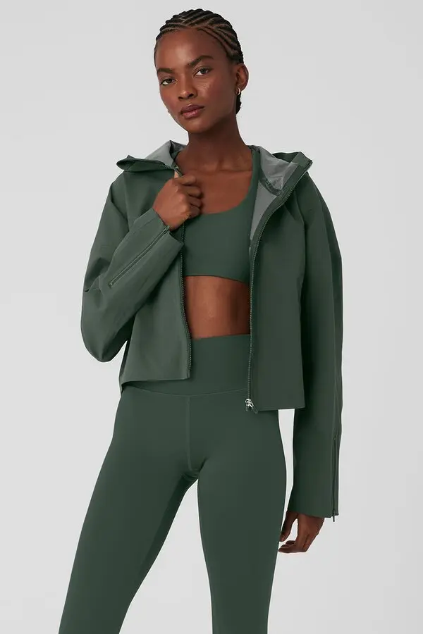 (100)Alo Yoga ジャンパー ダークグリーン Alo Yoga Rain Or Shine Jacket In Dark Cactus - 30% Off | Editorialist
